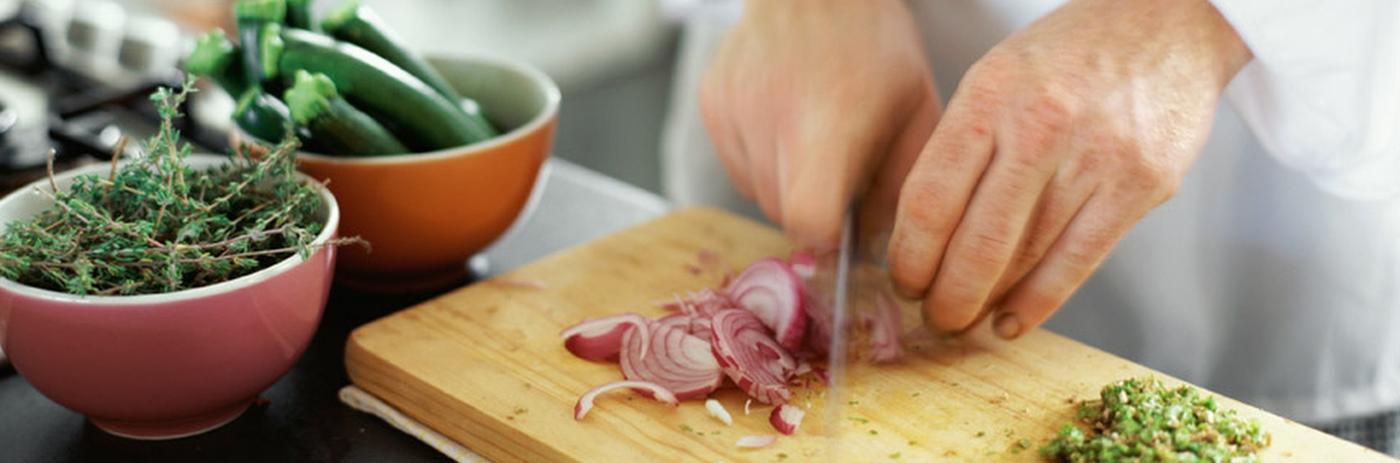 Tips to Prevent Injuries from Knife Handling | Food Alert Tips to Prevent Injuries from Knife Handling | Food Alert